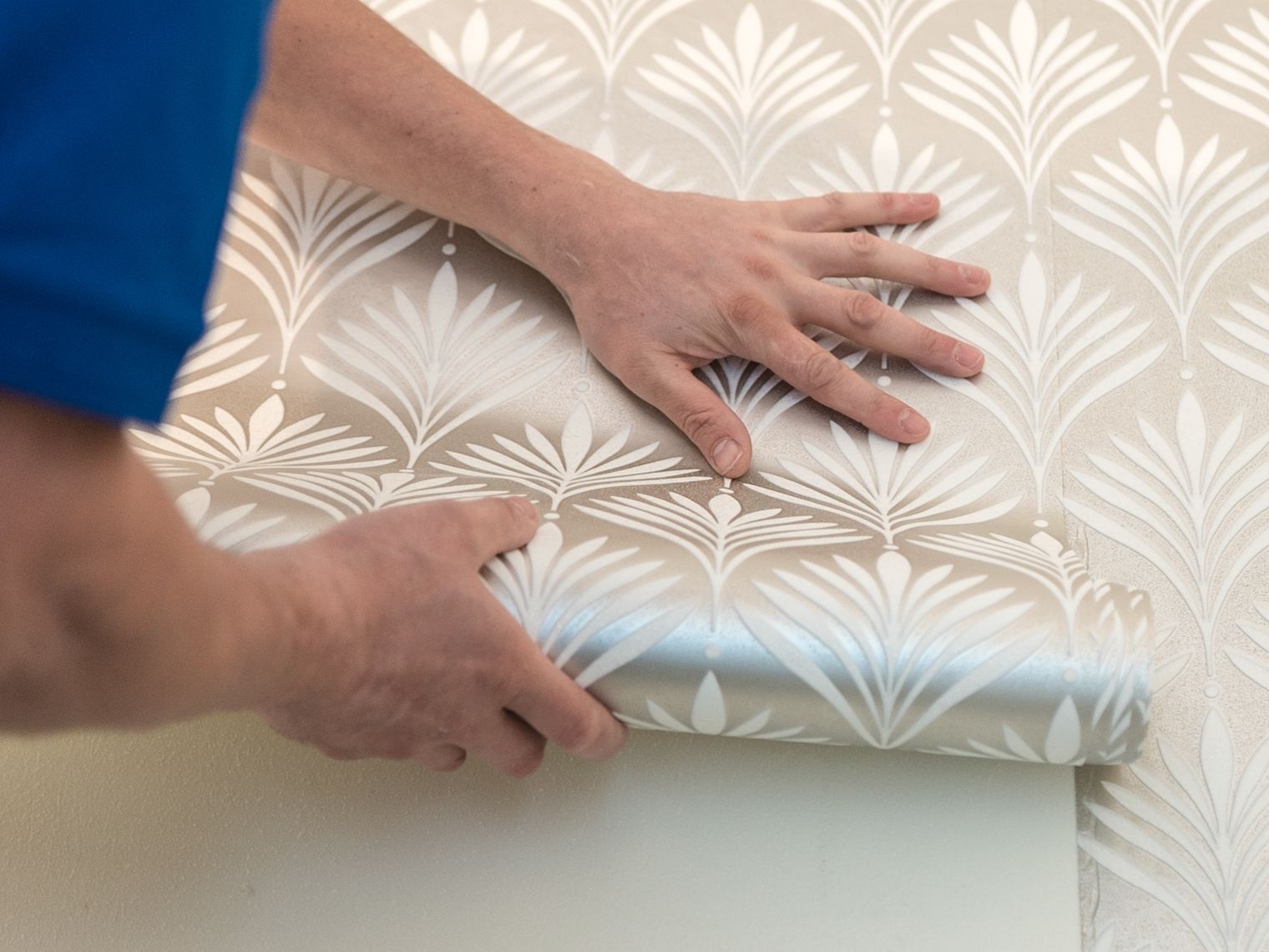 How to Wallpaper a Room | Hanging Wallpaper | Wickes