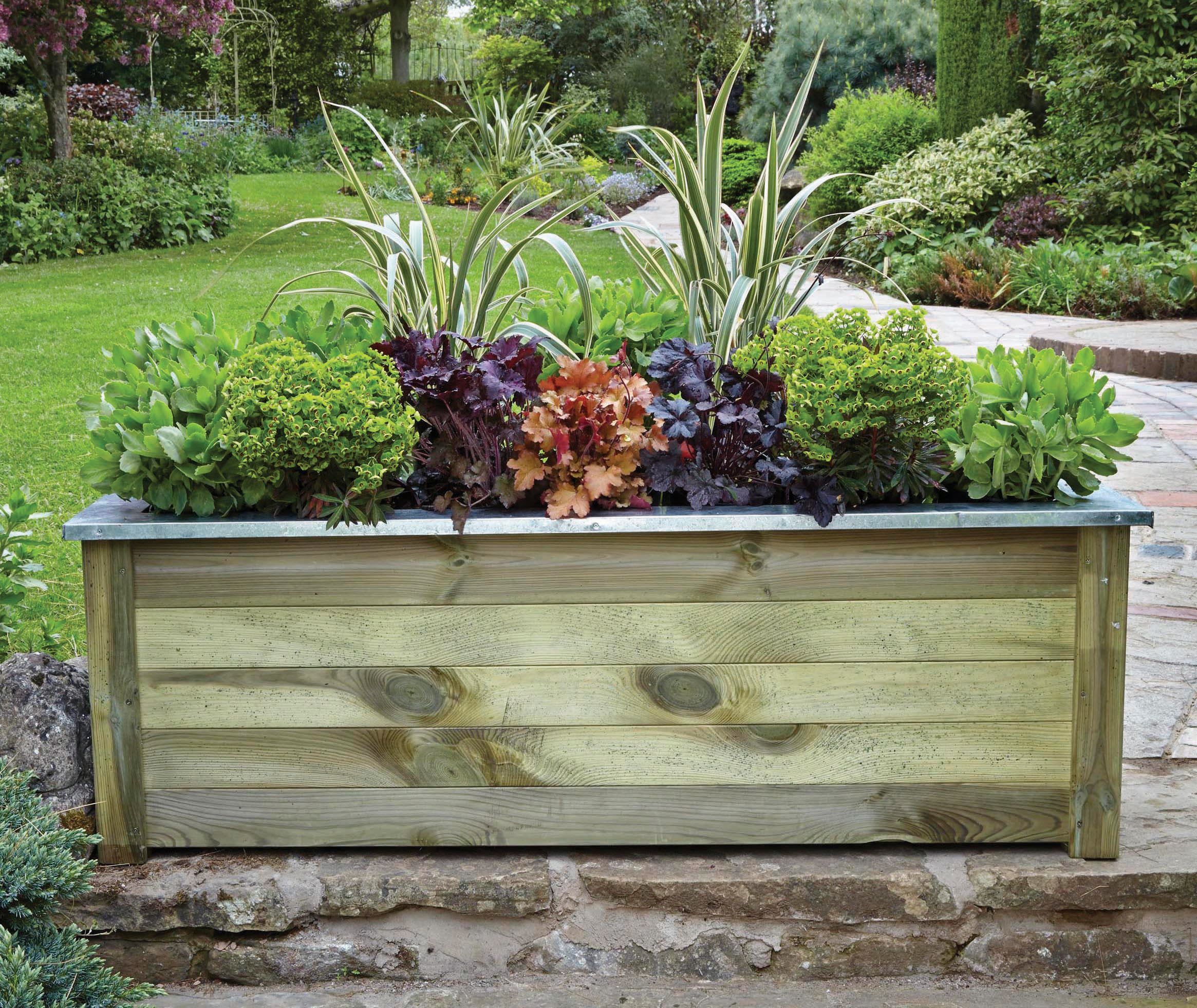 Offer Wickes Forest Garden Cambridge Planter - 500mm x
